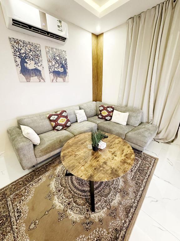 Beautiful one bedroom apartment with self-entry and entrance 1B, Riyad ...