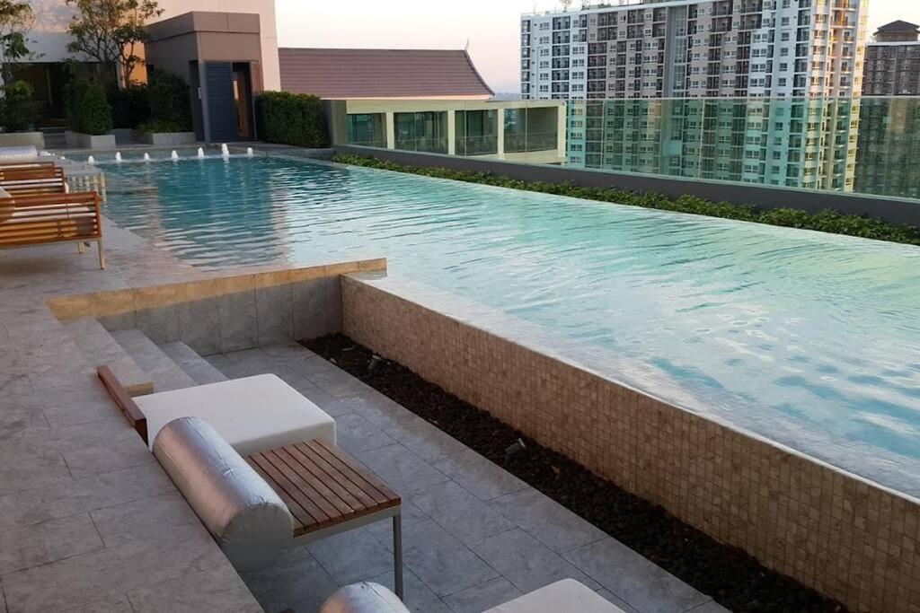 Escent Chiang Mai, Condo Luxe, Piscine, Sauna, Gym (Thailand Chiang Mai ...