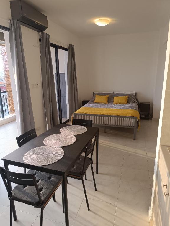 Sea-side City centre Studio, Larnaka (updated prices 2025)