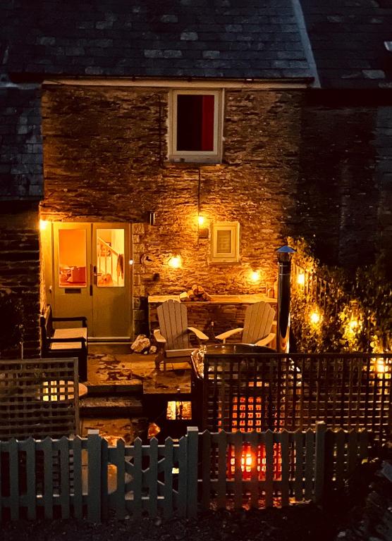 The Roundhouse Tregonce, Padstow, near the sea, St. Issey (updated ...