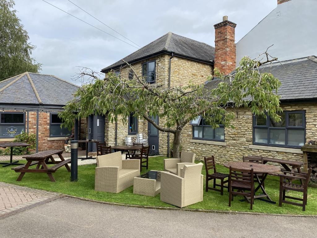 The Roade House, Northampton – Updated 2024 Prices
