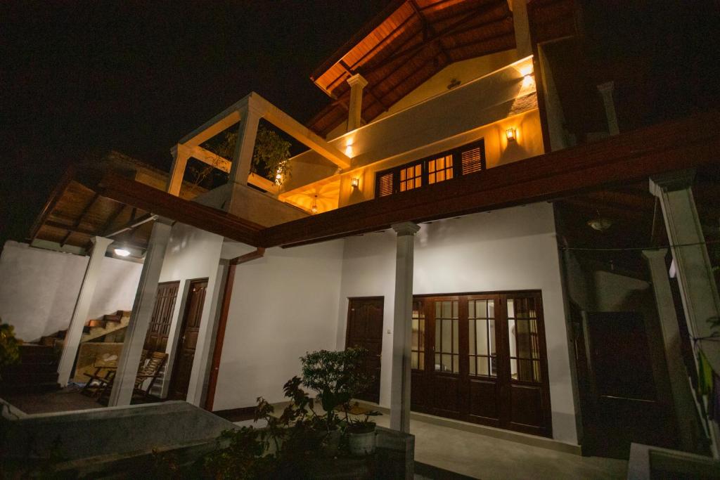 Golden Shower Inn, Kandy (updated prices 2025)