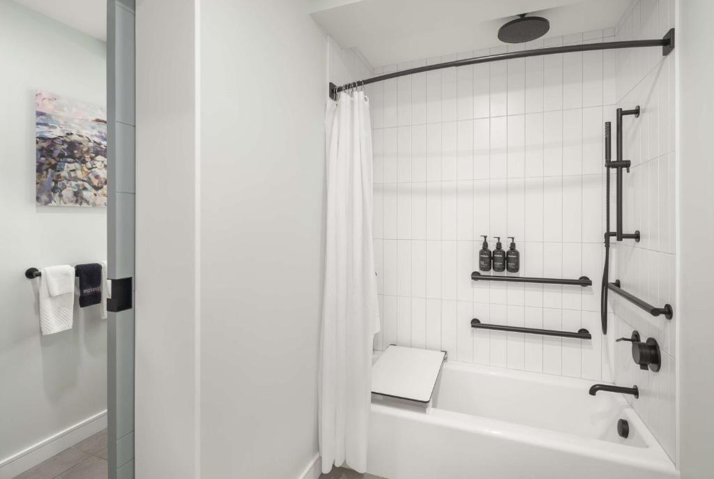 Canopy By Hilton Portland Waterfront, Portland (updated prices 2025)