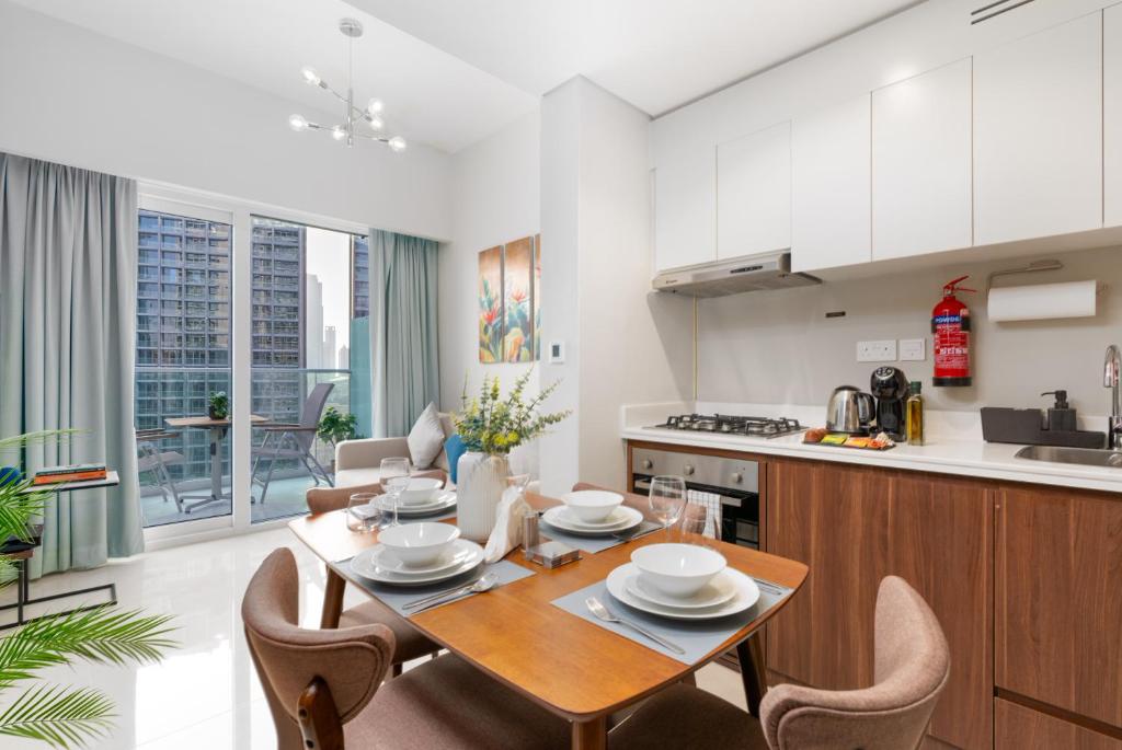 Ultimate Stay / Big Terrace / Brand New / Business Bay / 4 People ...