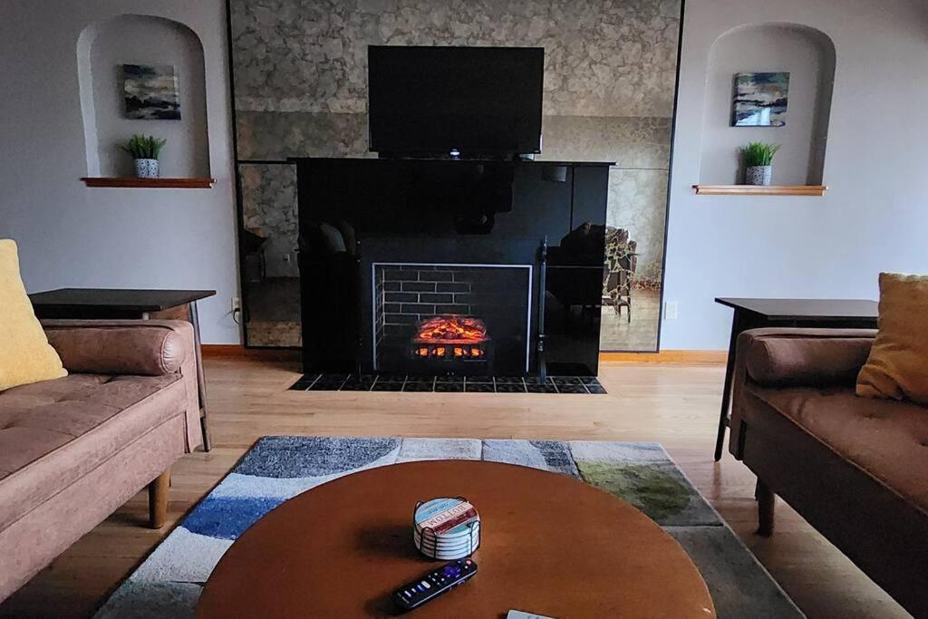 Lakeview Beach Bungalow Lighthouse/Harbor, Lorain (precios actualizados ...