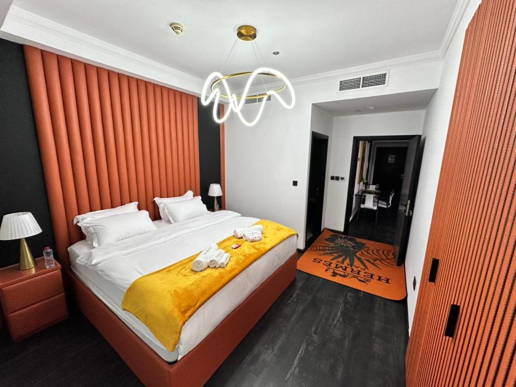 Stay in the Luxury Marina Crown Tower walk to Barasti Beach, Dubai ...