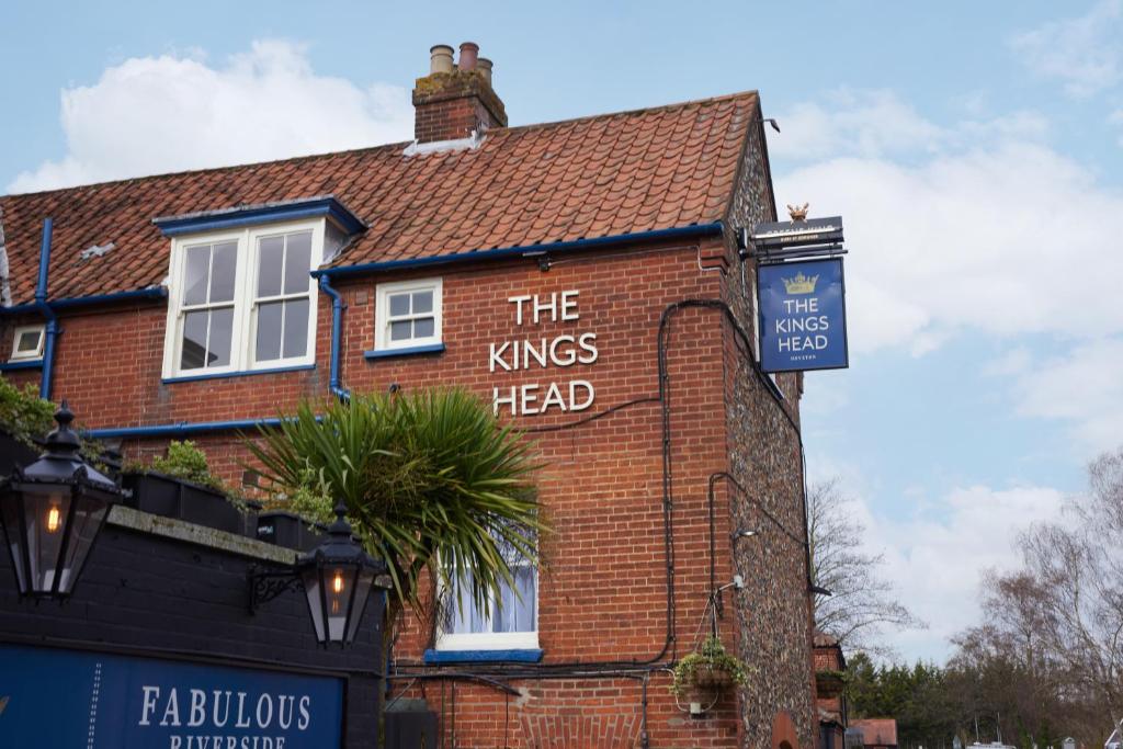 The Kings Head Wroxham by Greene King Inns, Wroxham – Updated 2024 Prices