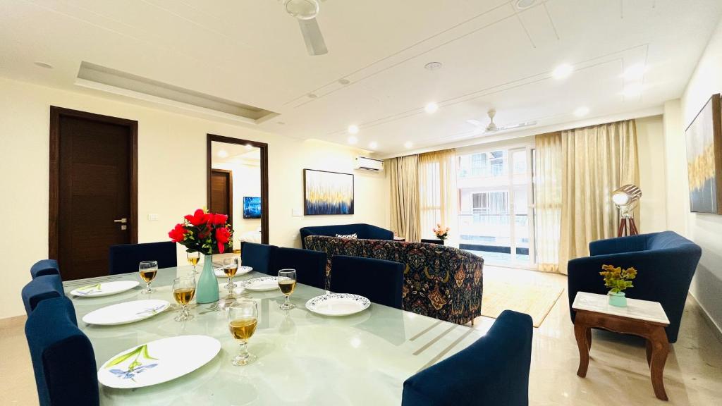 BluO 4BHK Saket Max - Lift, Balcony, Parking., New Delhi (updated ...