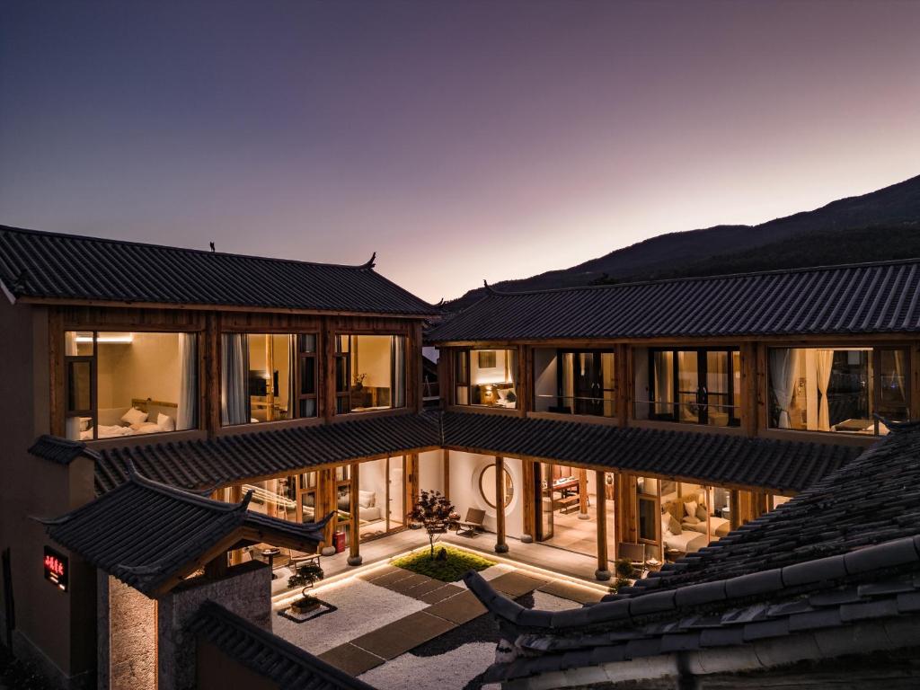 Humble abode of happiness - Mountain View Wabi-sabi Lodge, Li-ťiang ...