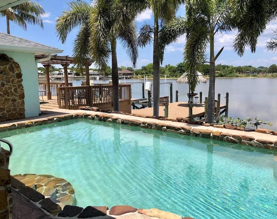 Updated: Palm Tree Paradise-Pool, Waterfront., Cape Coral (updated ...