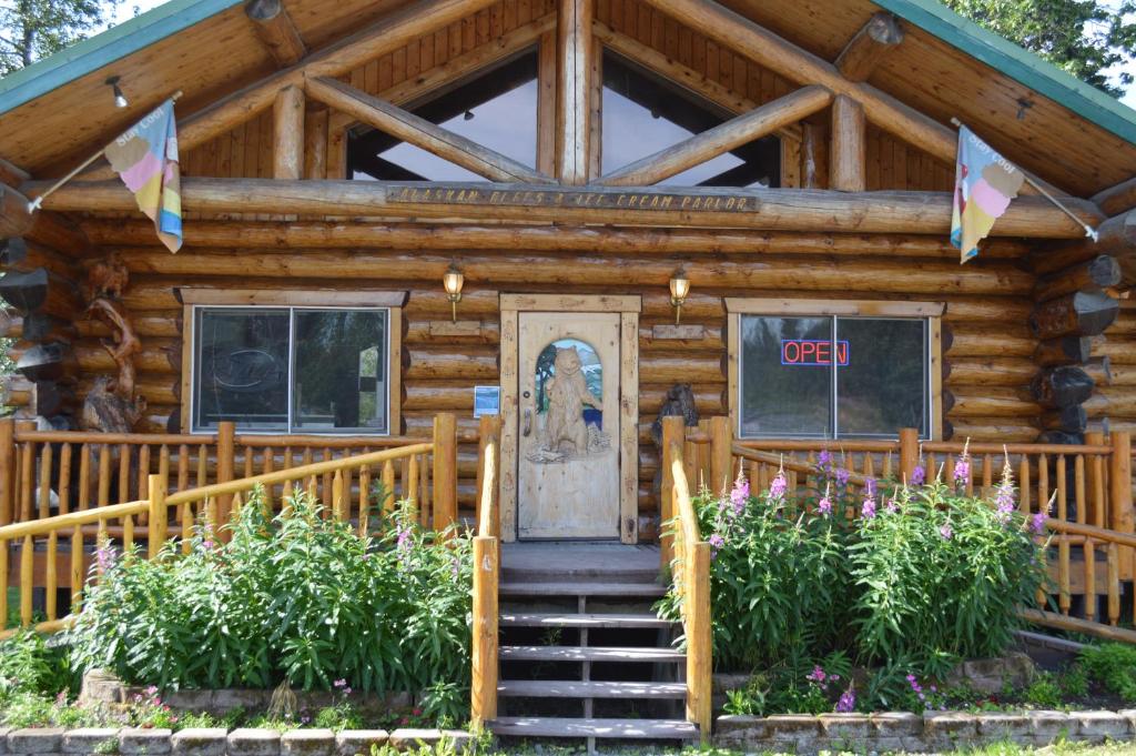 Summit Lake Lodge, Summit Lake (updated prices 2025)