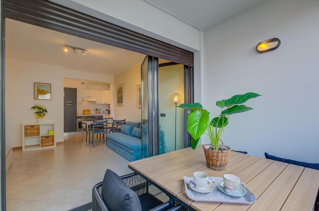 EMMA'S APARTMENT - Cathedral VIEW, Como (updated prices 2026)