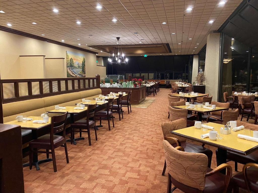 DoubleTree by Hilton Seattle Airport, SeaTac (updated prices 2025)