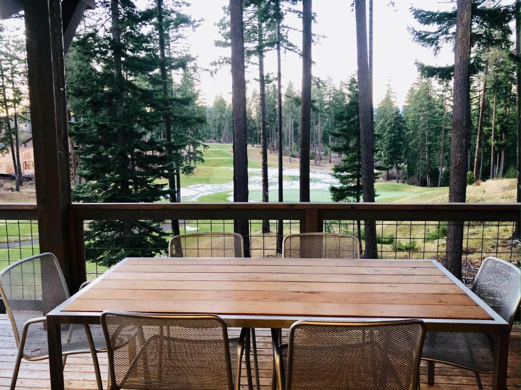 Suncadia 5 Bdrm Home with Pool Table Overlooking Golf Course, Cle Elum ...