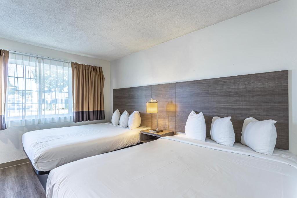 Coastal Breeze Inn, Morro Bay (updated prices 2026)