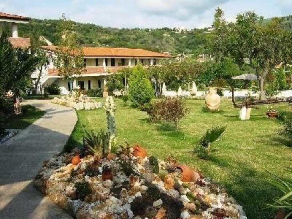 Ferienwohnung für 6 Personen ca 55 qm in Santa Maria Di Ricadi ...