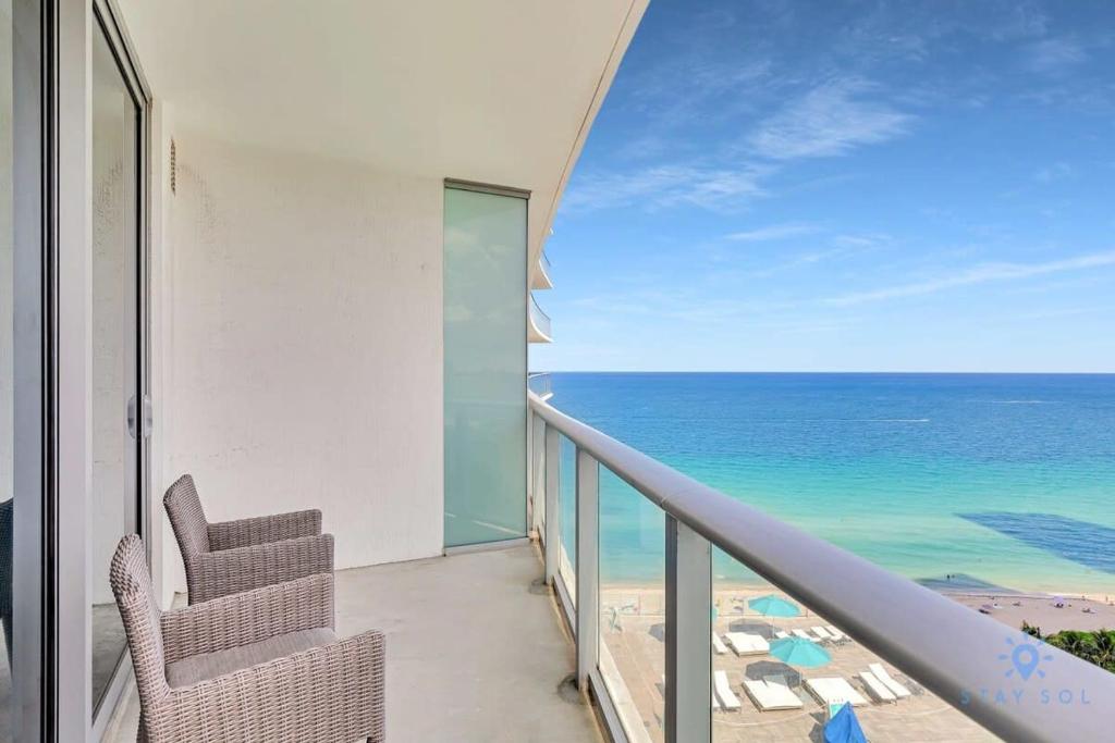 Ocean View Balcony Beachfront Resort Amazing Pools, Hollywood (updated ...