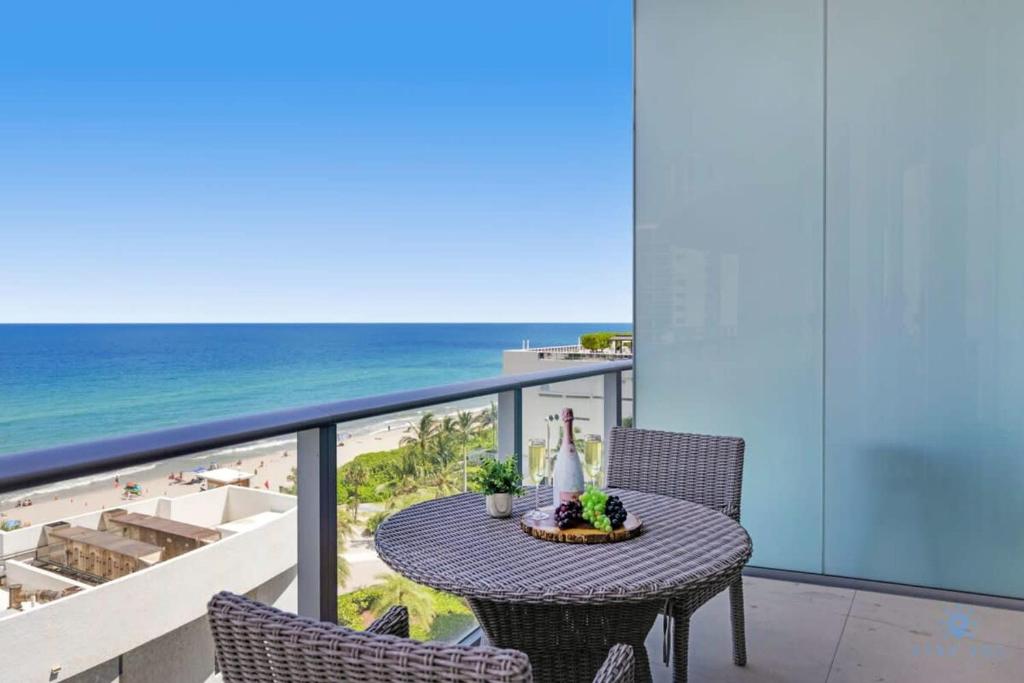 Beachfront Condo Front Oceanview Balcony Pools, Hollywood (updated ...