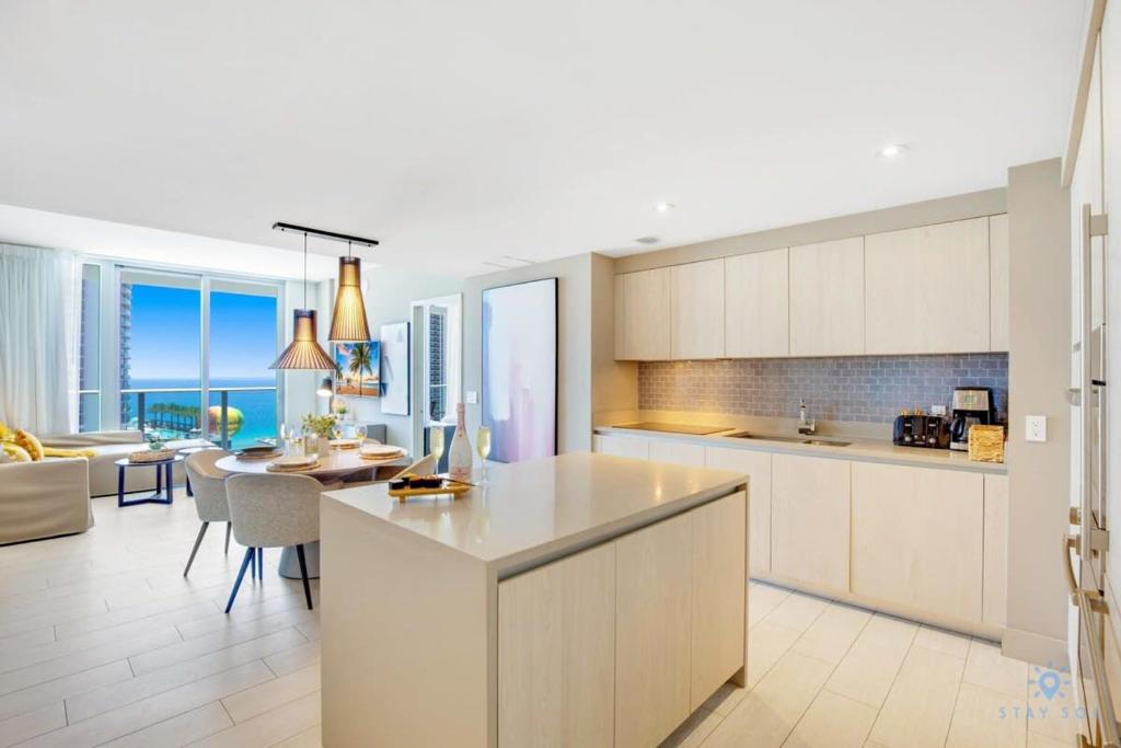 Oceanfront Oasis, Luxury, Sunrise Views, Resort, Hollywood (updated ...