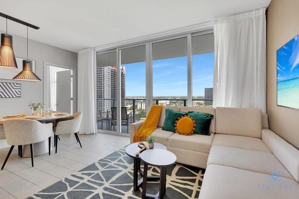 Bayview Luxury, 3BR Condo, Stunning Amenities, Hollywood (updated ...