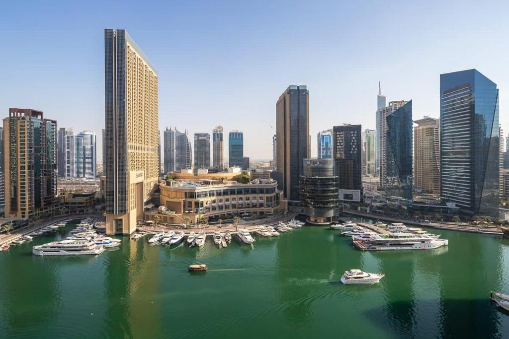 Frank Porter - Bay Central West, Dubai (updated prices 2025)