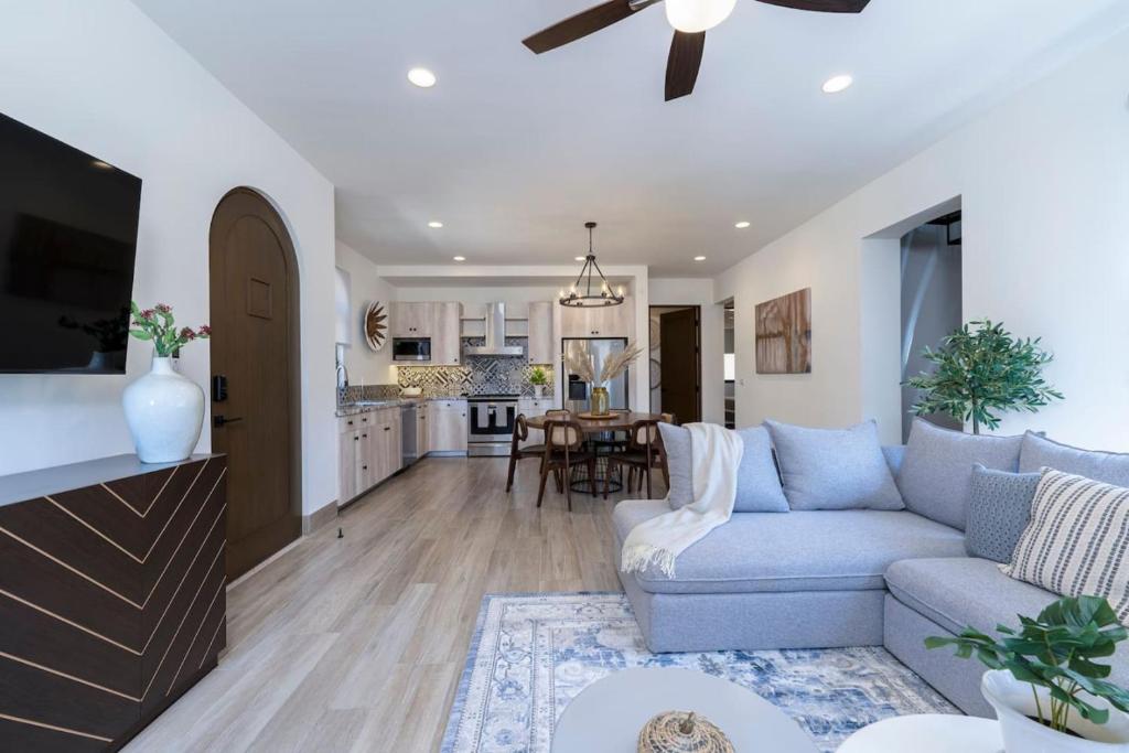 Modern 2BR Condo at Quivira with Rooftop, Cabo San Lucas (updated ...