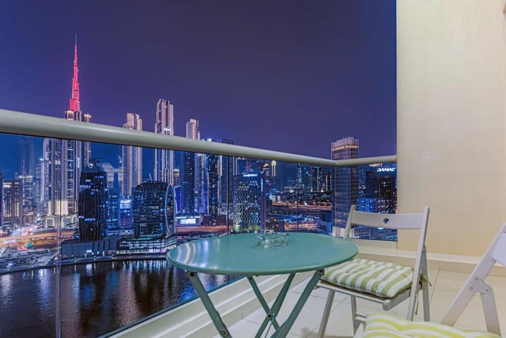 Frank Porter - RBC Tower, Dubai (updated prices 2025)