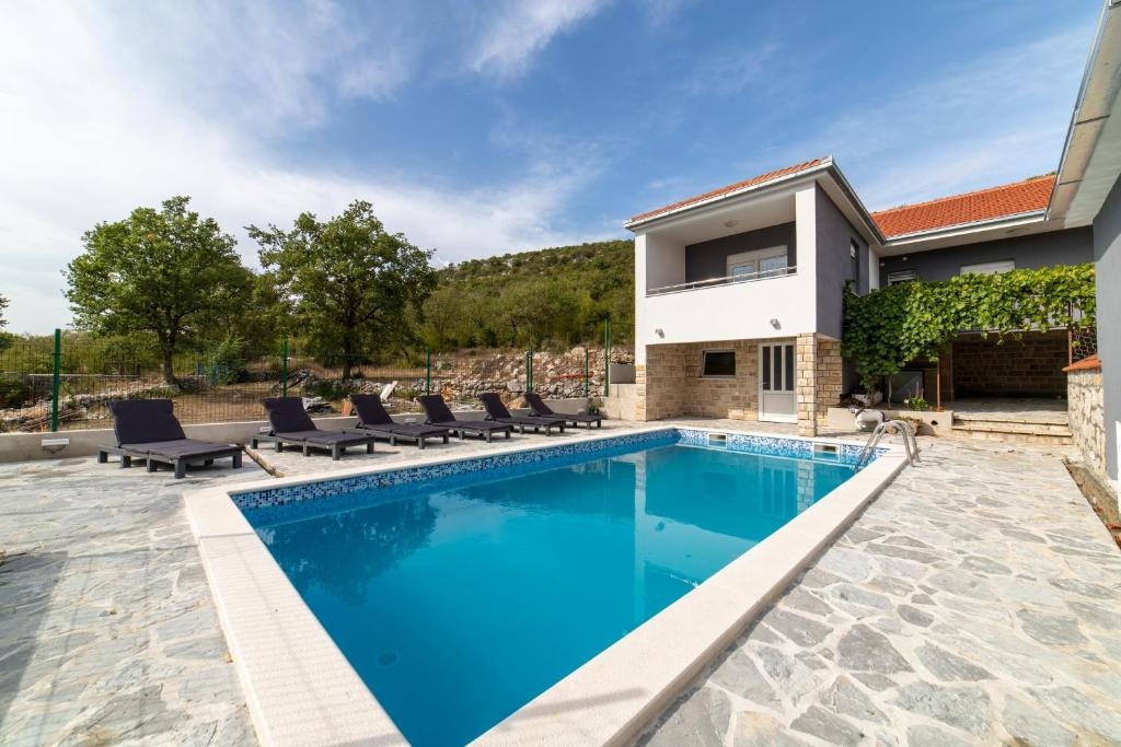 Family friendly house with a swimming pool Trolokve, Zagora - 22652 ...