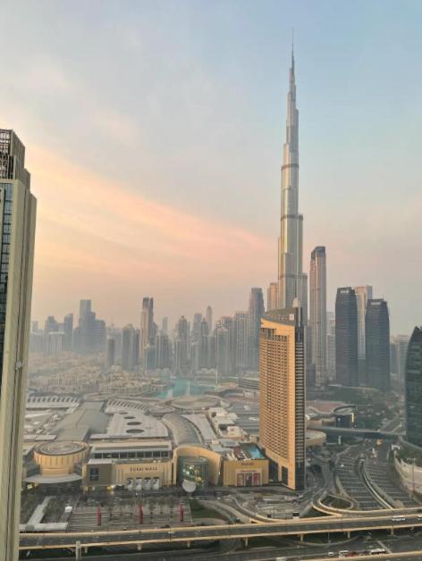 Burj Khalifa view Lux 3 bedroom by Tanami Holiday Homes, Dubai, UAE ...