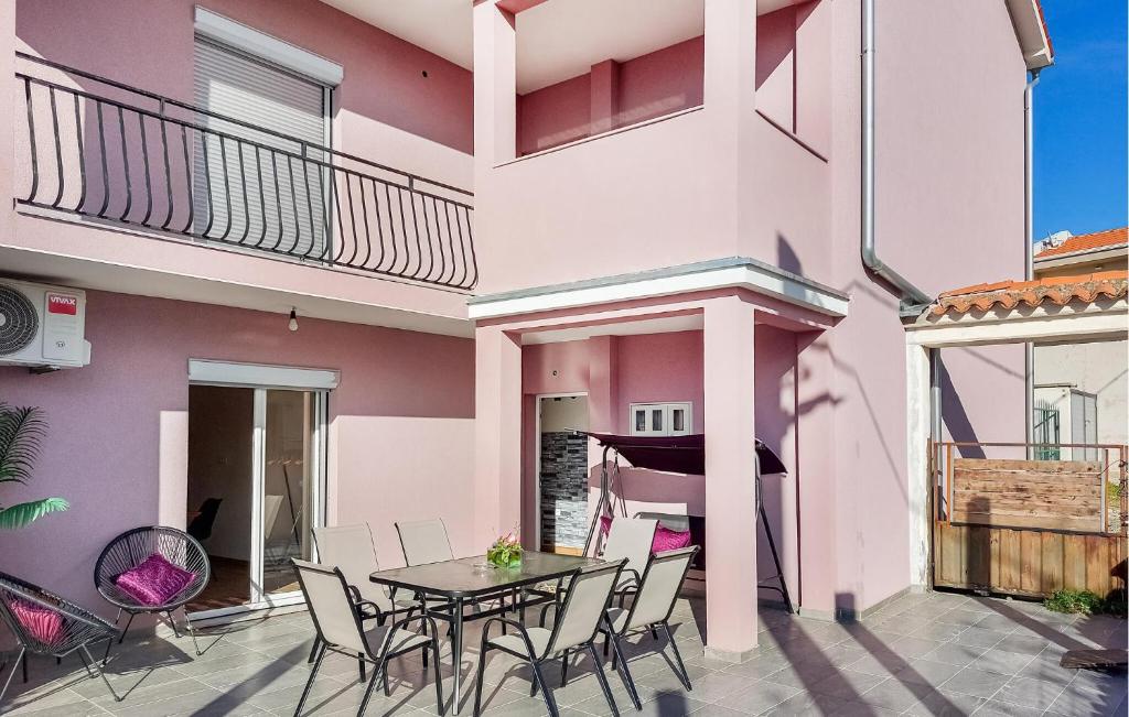 Amazing Home In Labin With Kitchen, Labin (precios actualizados 2025)