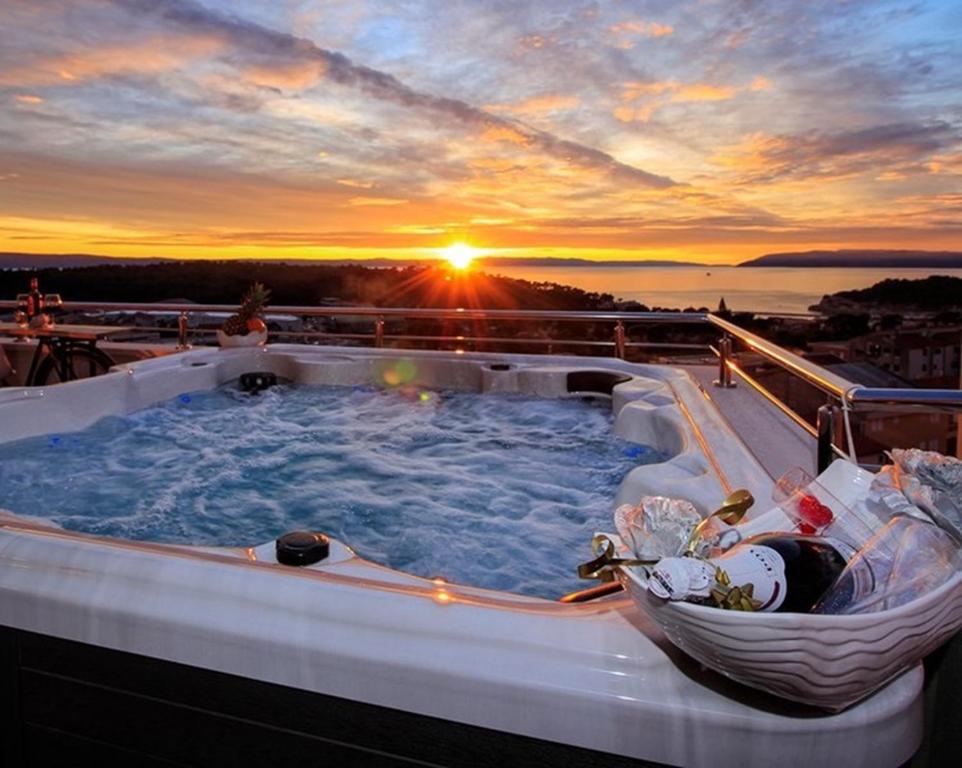 FUX LUXURY rooftop terrace JACUZZI & BBQ, Zadar (updated prices 2026)