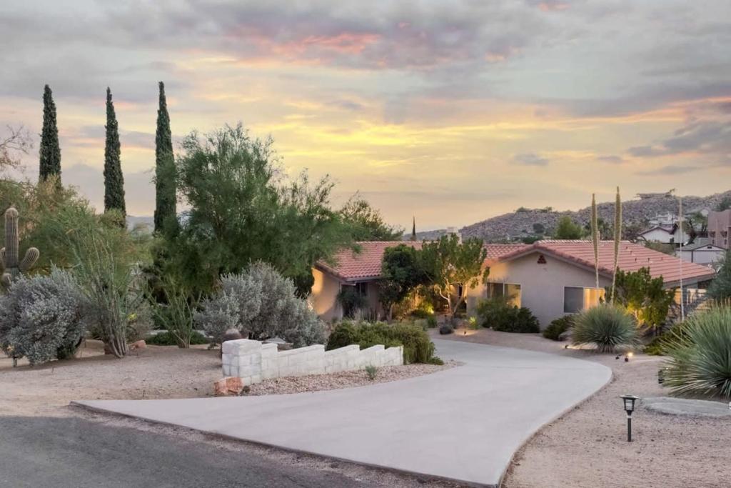 Airway to Heaven - Joshua Tree Home w Cowboy Tub, Yucca Valley (updated ...