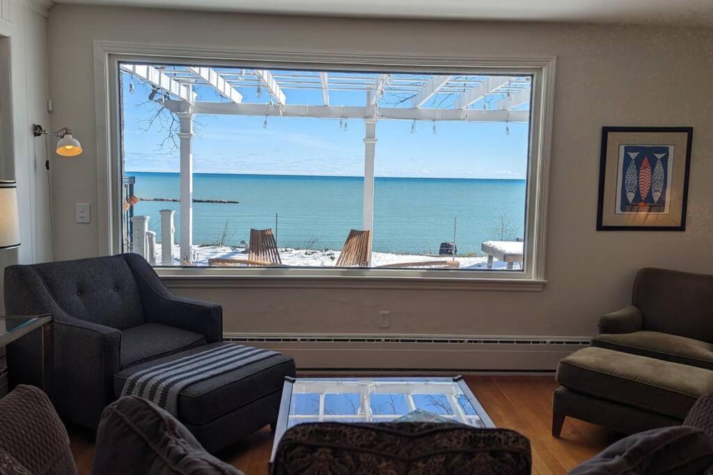 Waterfront Lake Michigan Escape, Racine (updated prices 2024)