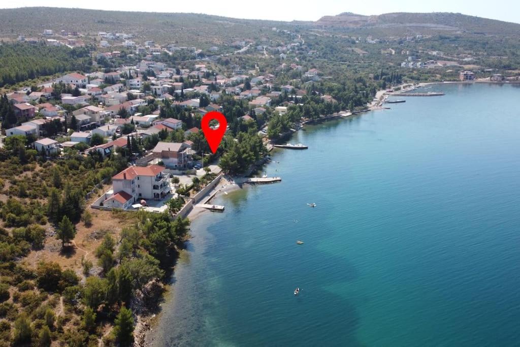 Beachfront amazing sunset house, Rovanjska (updated prices 2024)