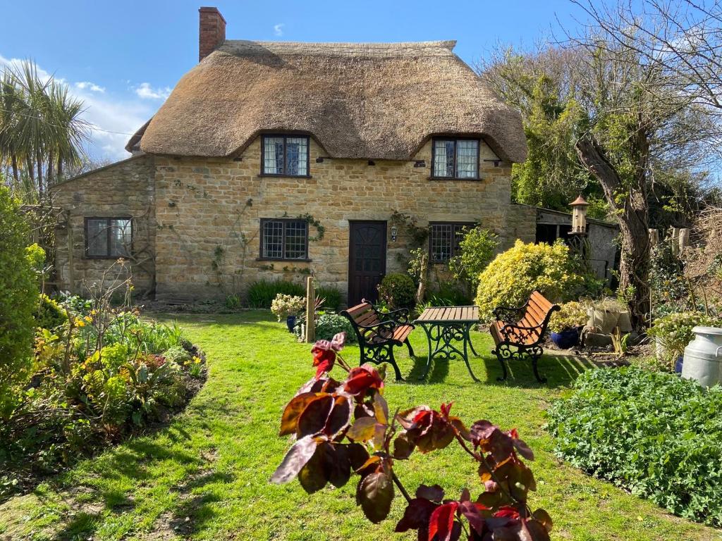 Strongate Cottage Rural Retreat - near Bridport & Jurassic Coastline ...