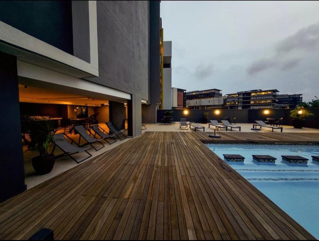 Durban uMhlanga, free parking, Fast Wifi, 5 min walk to gateway, 5 min ...