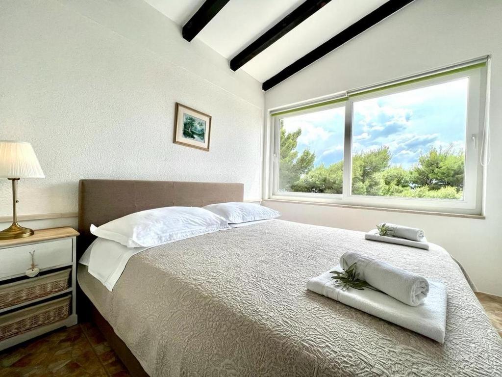 Apartments by the sea Mimice, Omis - 21422, Mimice (precios ...