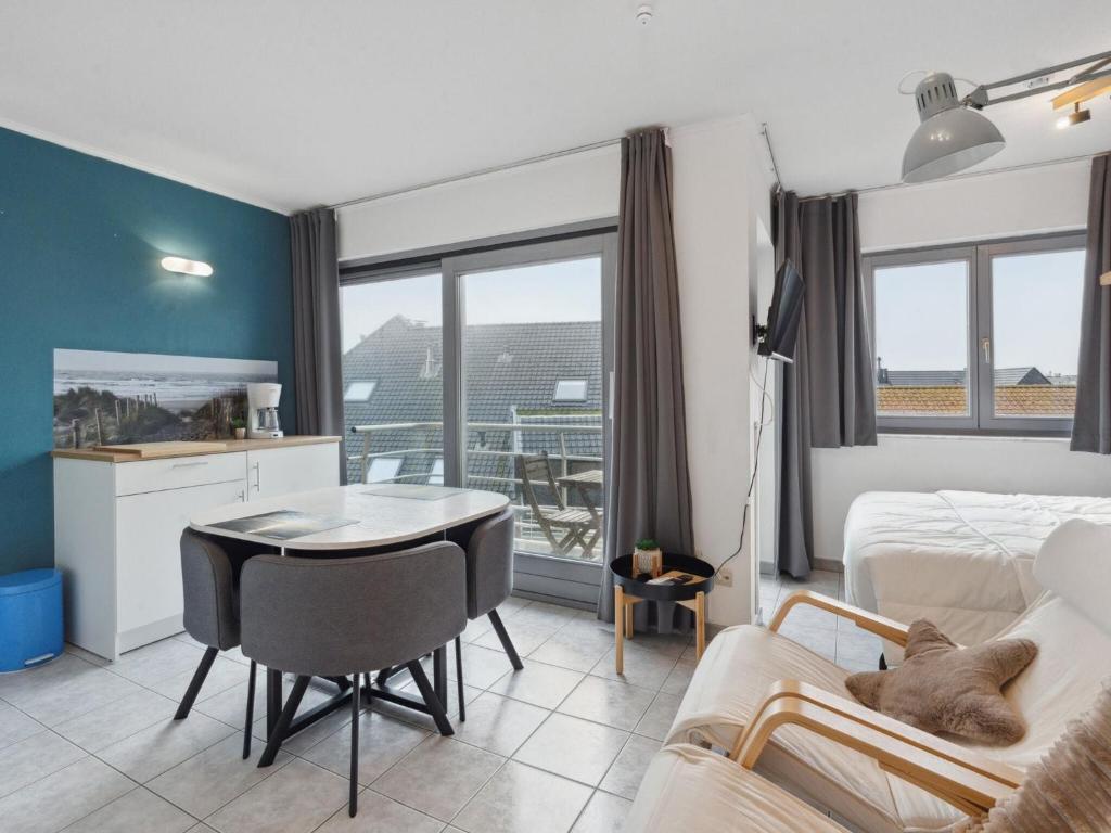 Nice studio near the beach, Blankenberge (updated prices 2026)