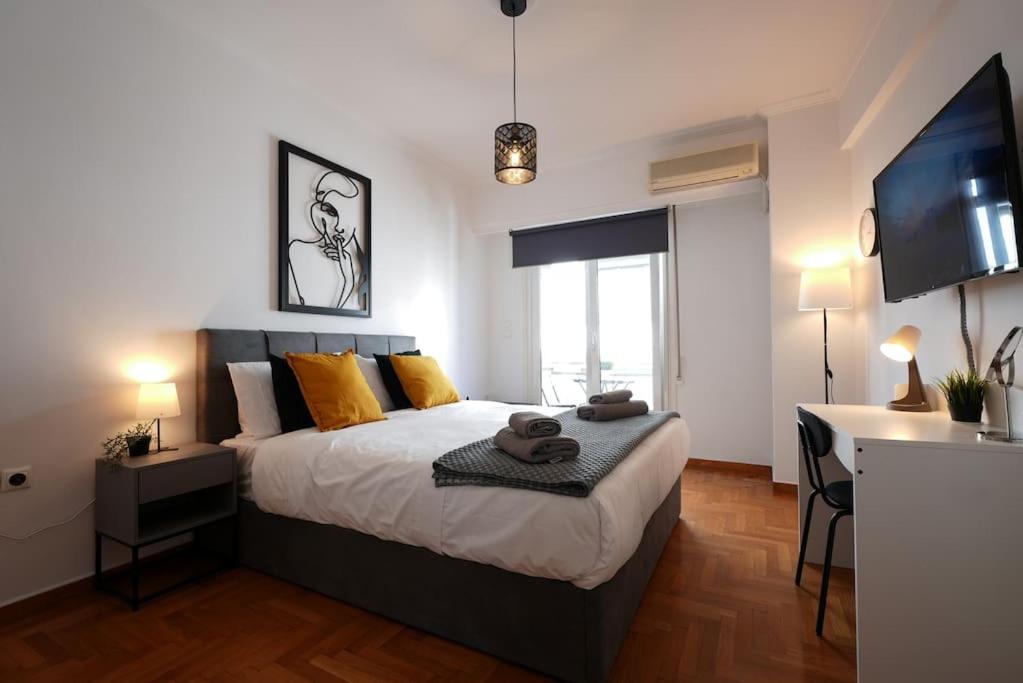 Syntagma square, 70sqm Pentelis sunny apartment, Athens (updated prices 2025)