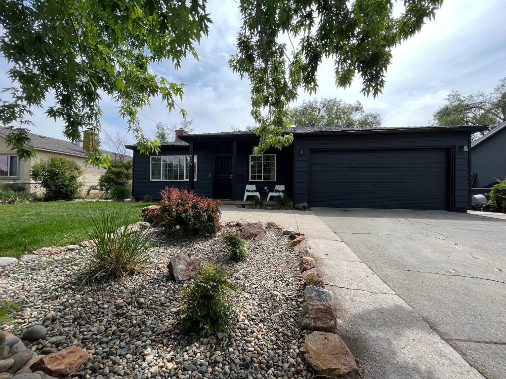 Sunshine House, Reno (updated prices 2025)