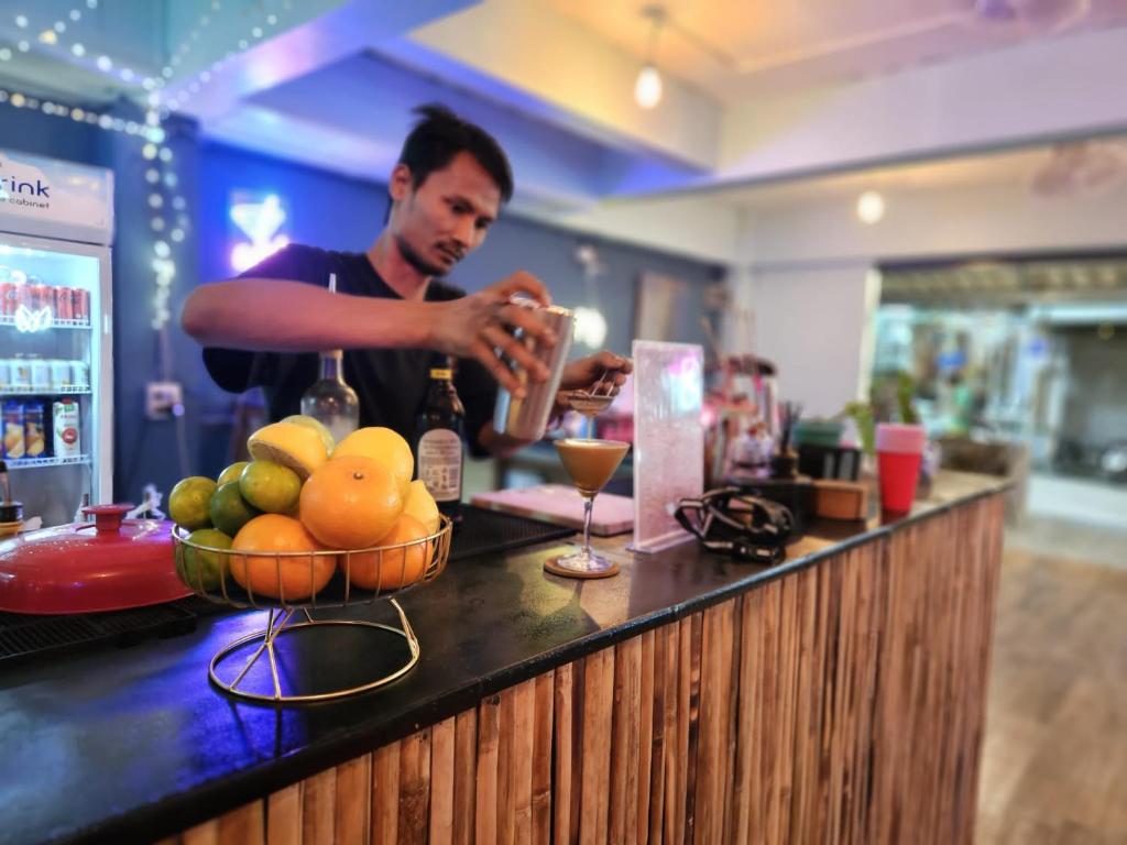 Tiki Tribe Bar & Hostel, Ko Tao (precios actualizados 2026)