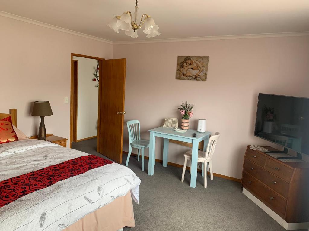 Ensuite master room, Palmerston North – Updated 2024 Prices