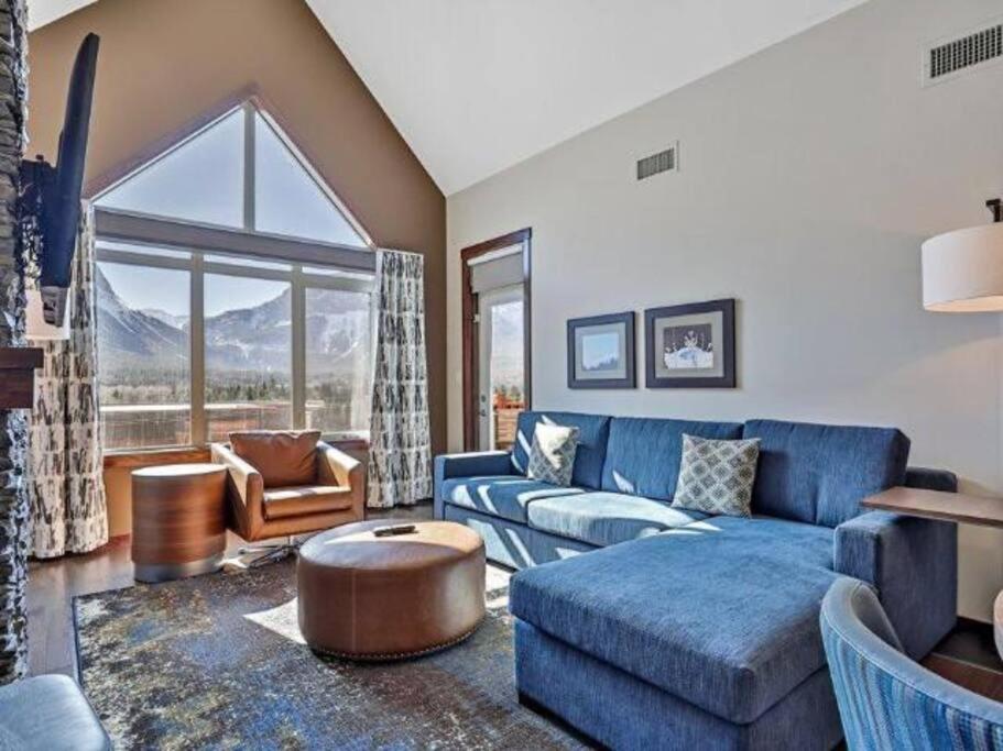 Stoneridge Resort by MTVR · 3 BR Penthouse 180° Mountain Views Pool ...