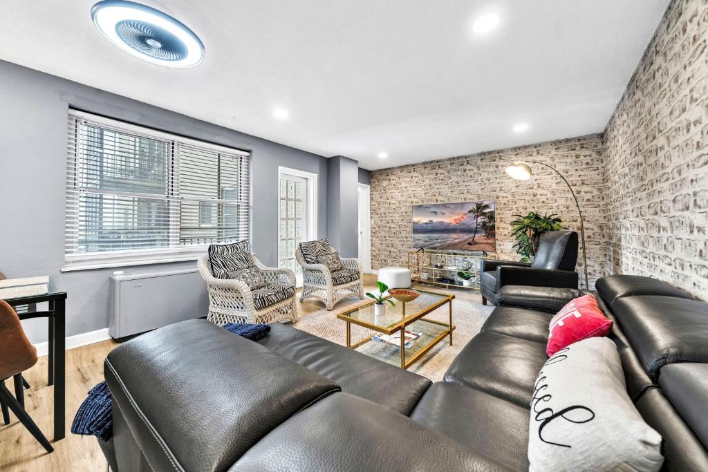 P8G Remodel 2BR/2BA downtown ATL-Parking & Balcony, Atlanta (updated ...