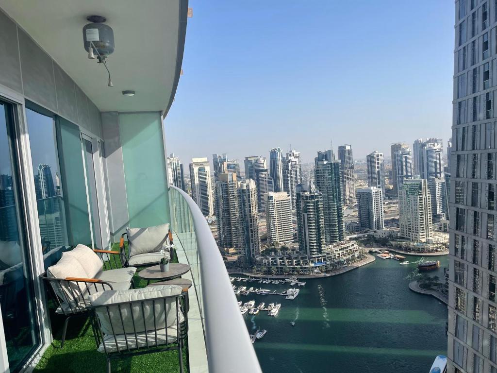 2BR in Marina with Dubai Ain, Marina & Sea View!, Dubai – Updated 2024 ...