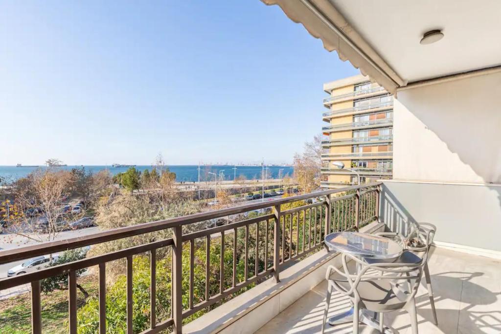 City Moon Seafront 3-Bedroom Apt by halu!, Thessaloniki (aktualisierte ...