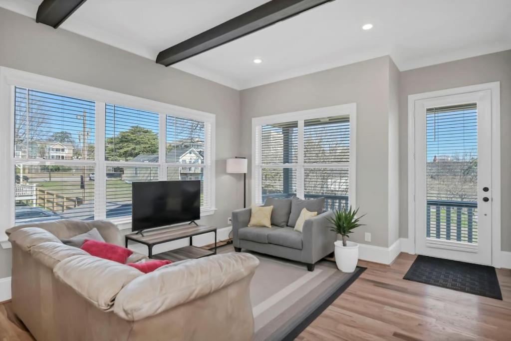 The Graveyard - Downtown, Columbia (updated prices 2026)