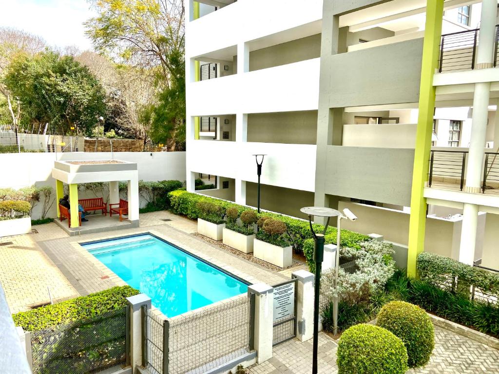 BB Hers Greenleaf, Johannesburg (updated prices 2026)
