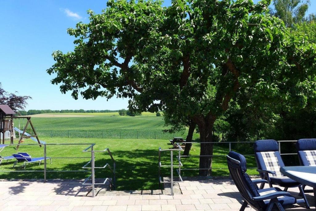 Moderner Ferienbungalow mit Terrasse und Garten, Neuhof (updated prices ...