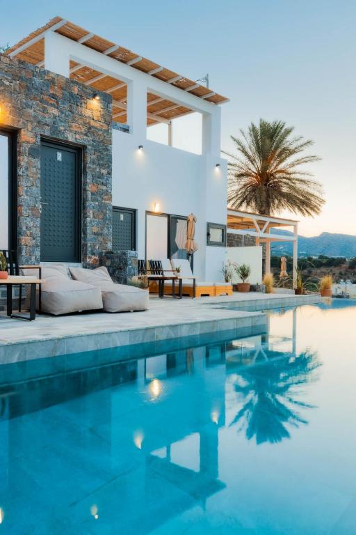 Plakakia Luxury Apartments, Makry Gialos (updated prices 2025)